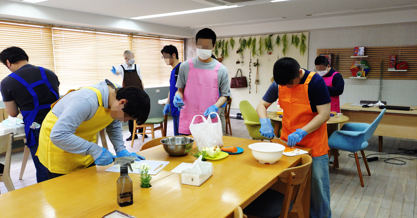 Bi-z Labo | 【社内調理実習】”一人暮らしのための”ミートソーススパゲッティ調理実習 - 成年者向け施設ブログ | 障害者ドットコム